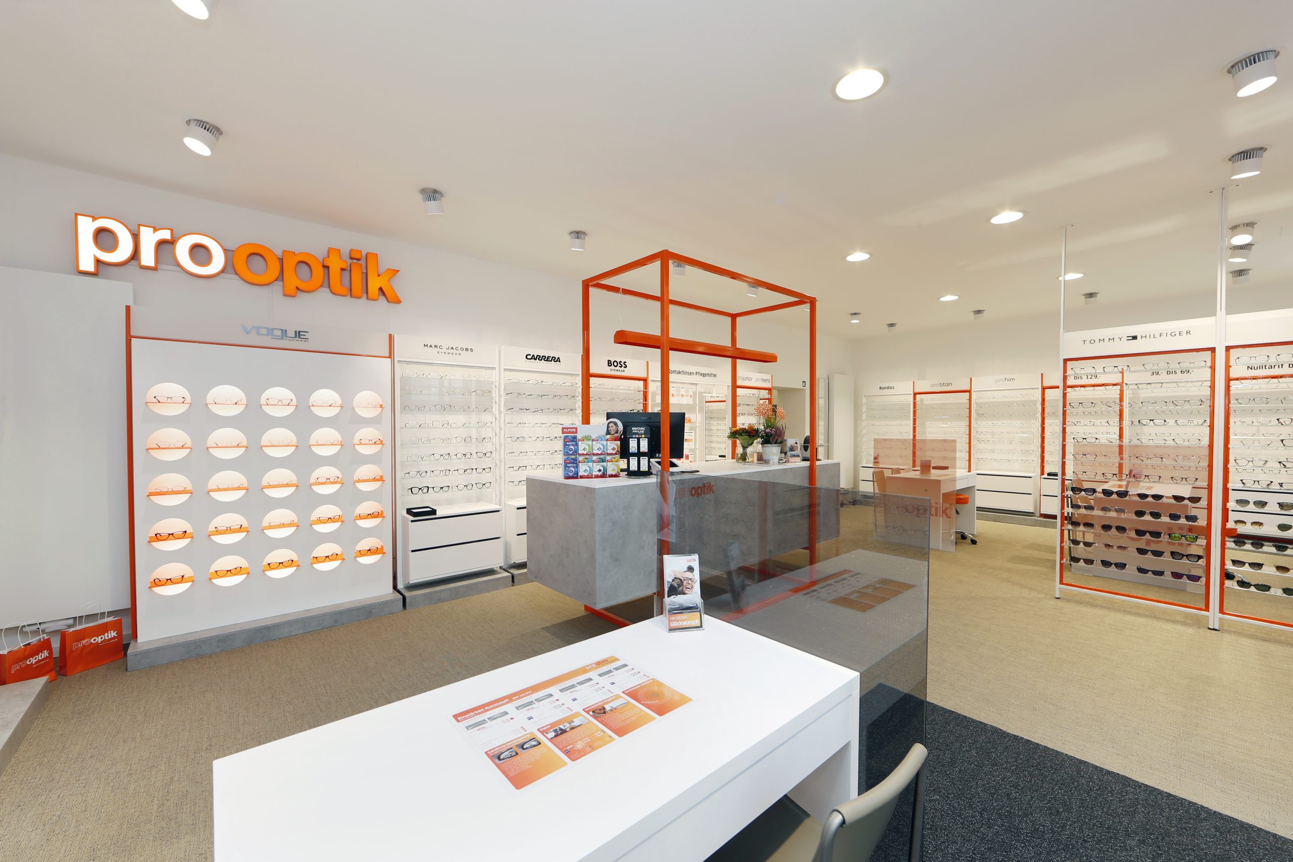 pro optik - Paragon Partners